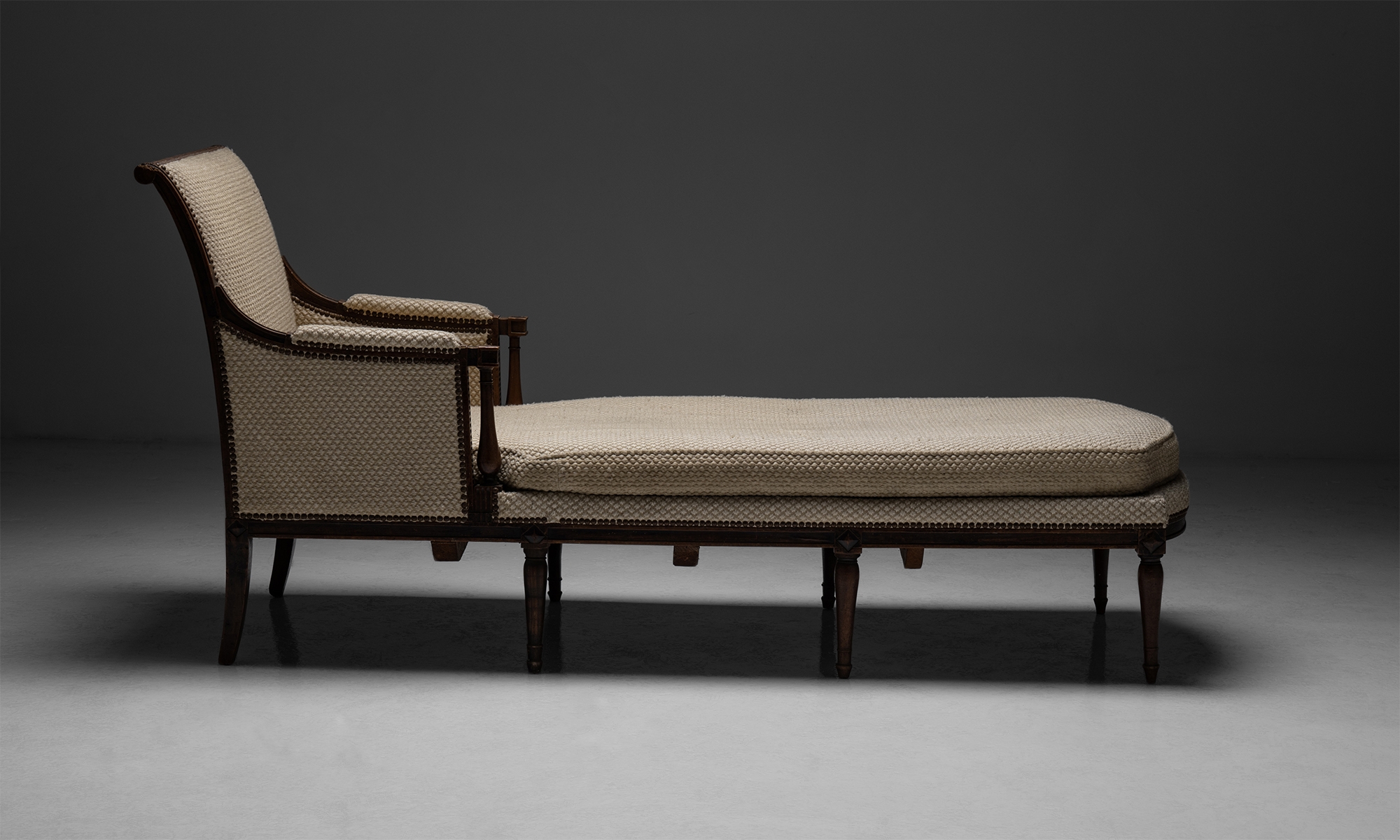 Eight legged Meridienne Lounge :: Obsolete