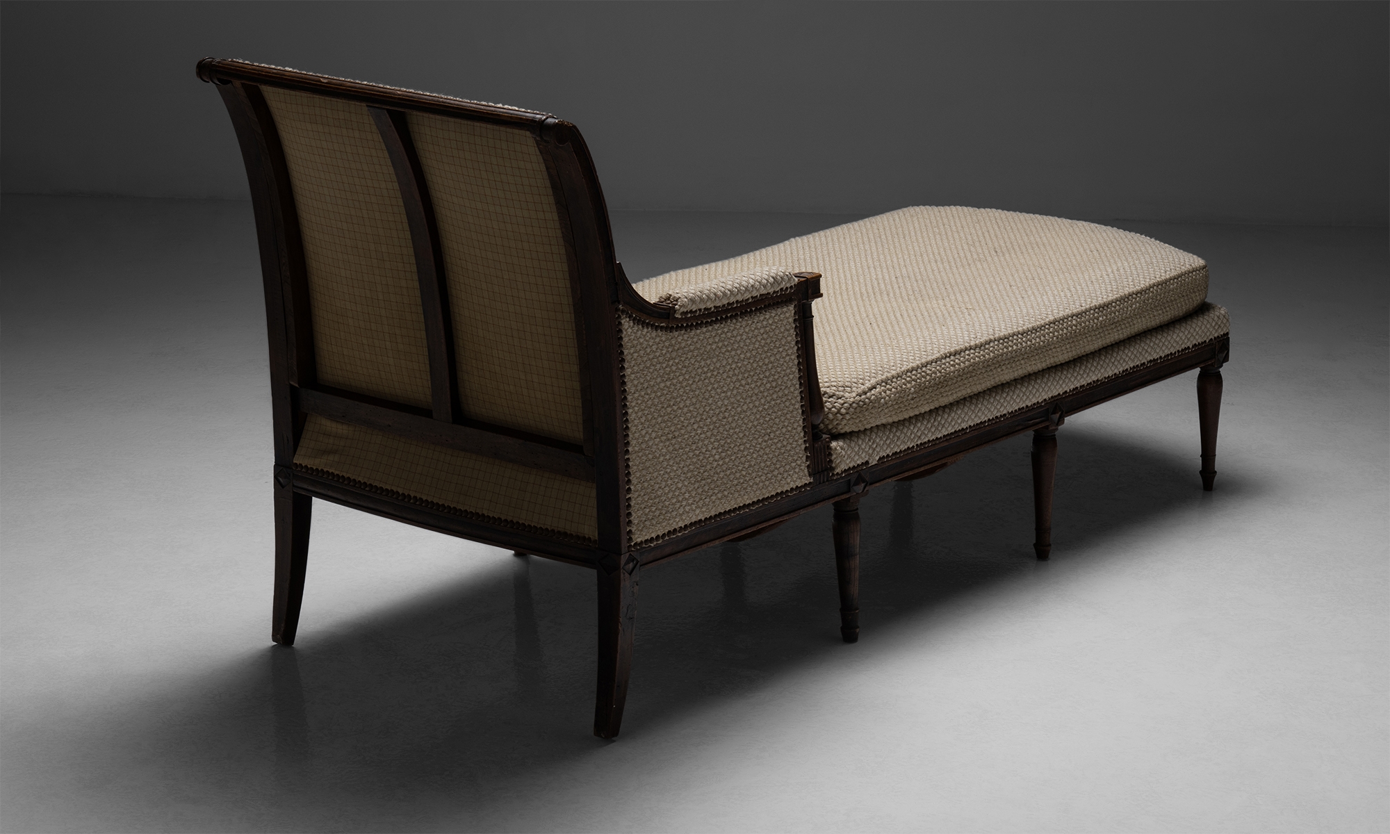 Eight legged Meridienne Lounge :: Obsolete