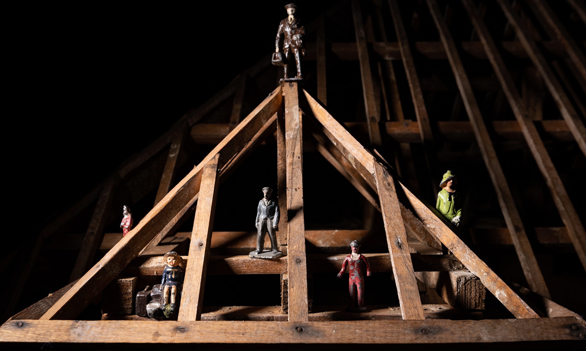 Lead Toy Figures in Architectural Model :: Obsolete