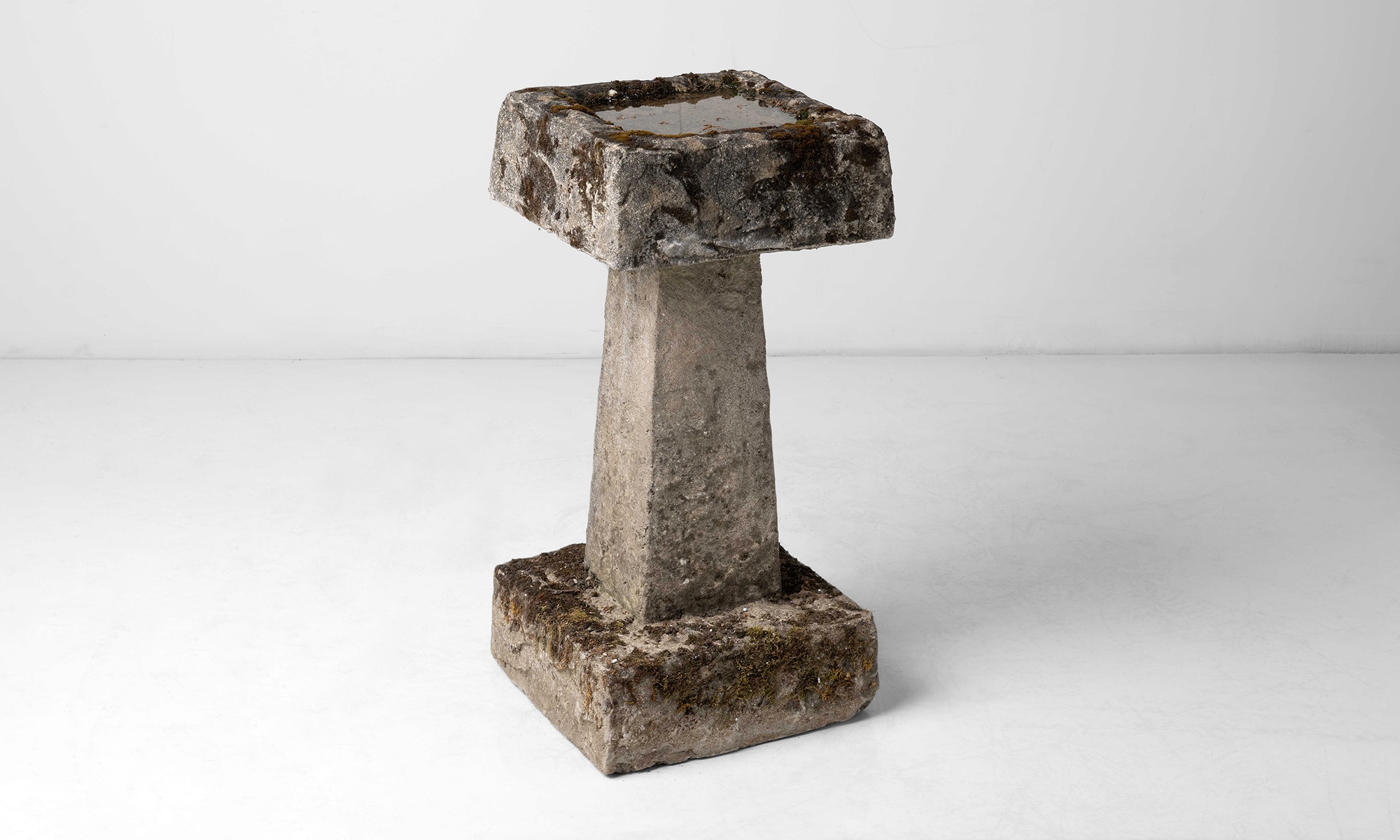 Primitive Bird Bath :: Obsolete