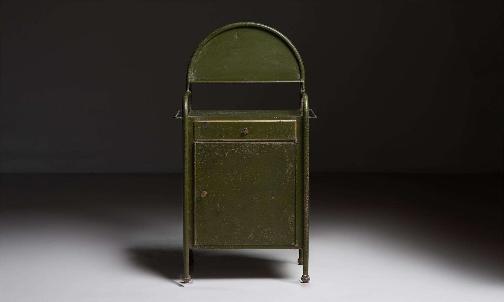 Metal Army Cupboard :: Obsolete