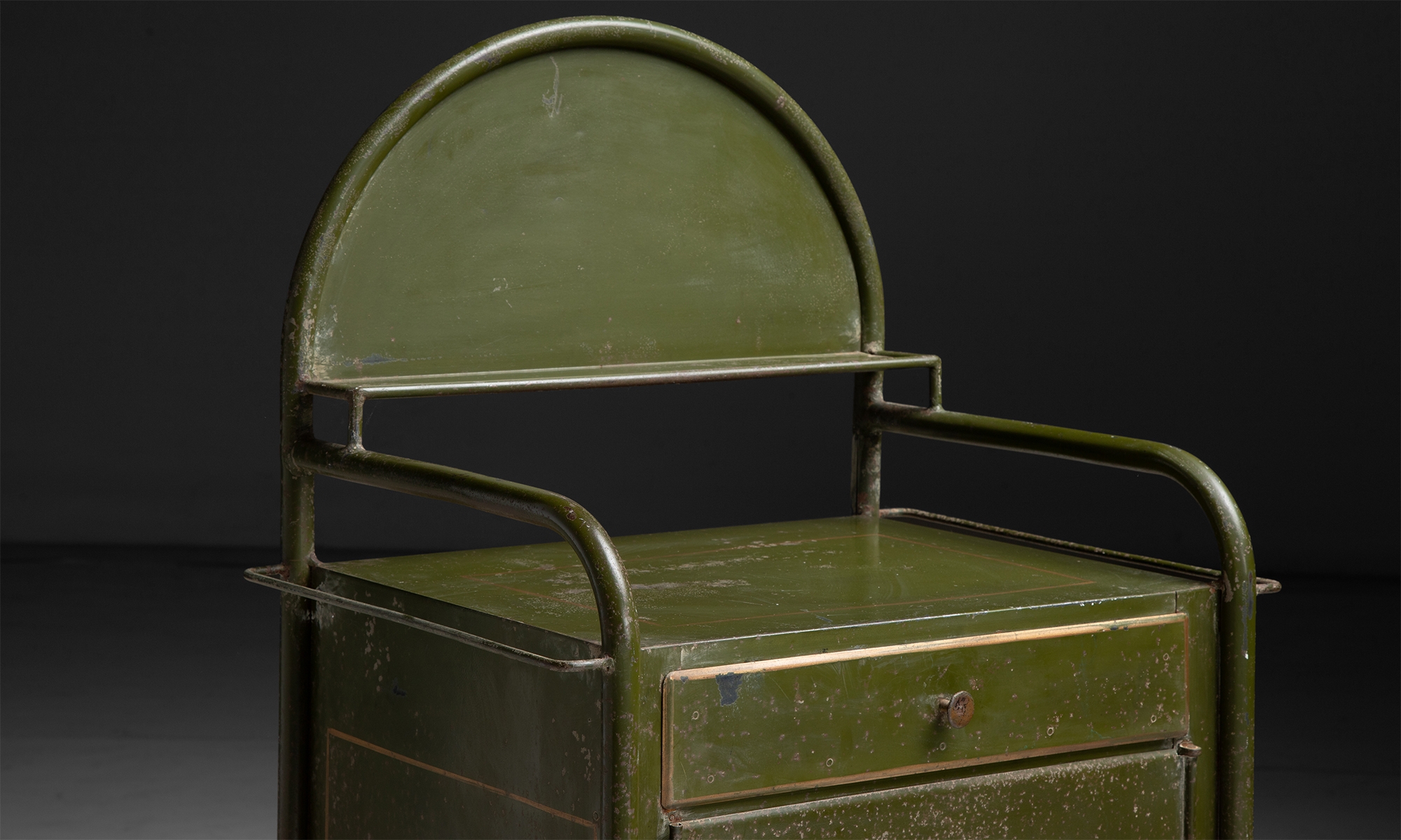 Metal Army Cupboard :: Obsolete