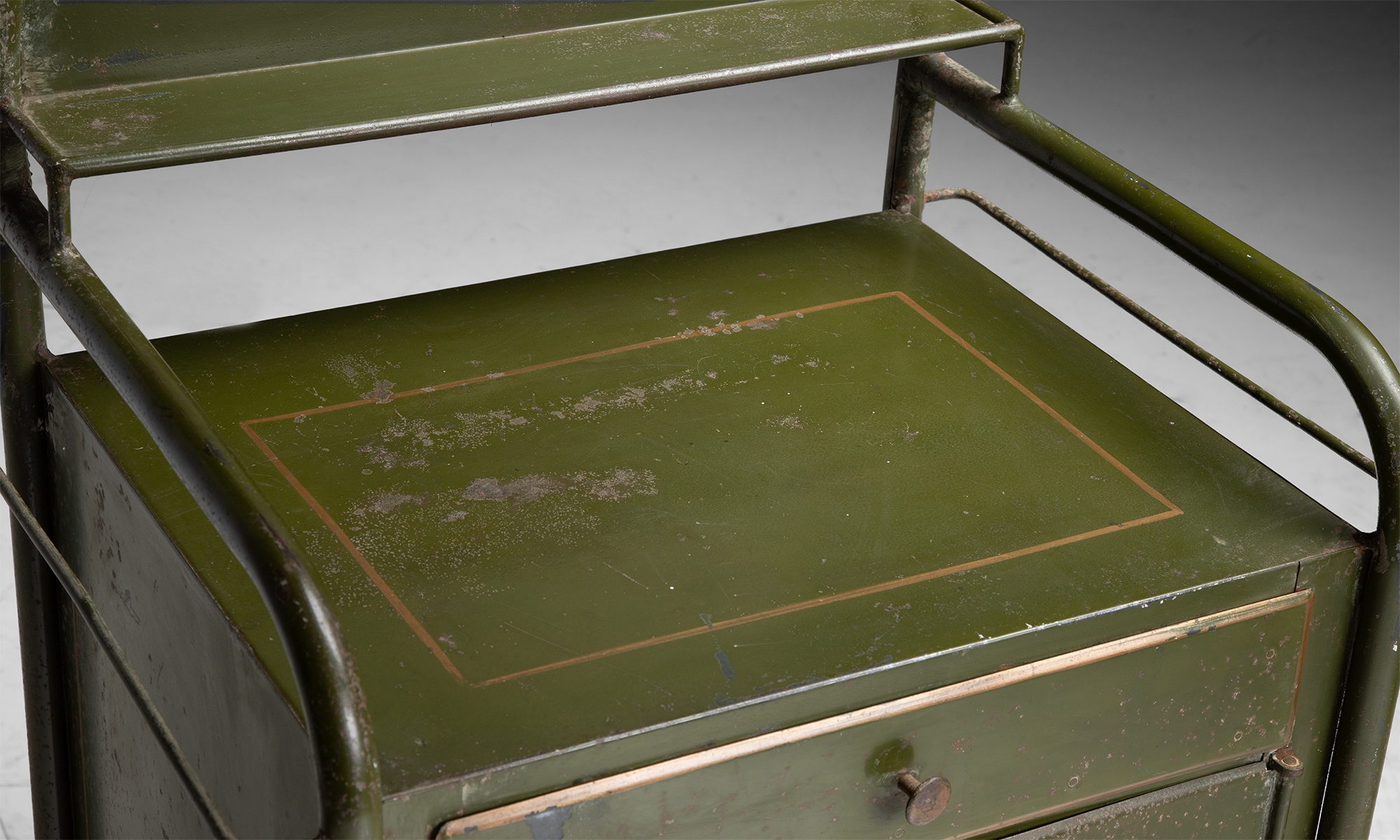 Metal Army Cupboard :: Obsolete