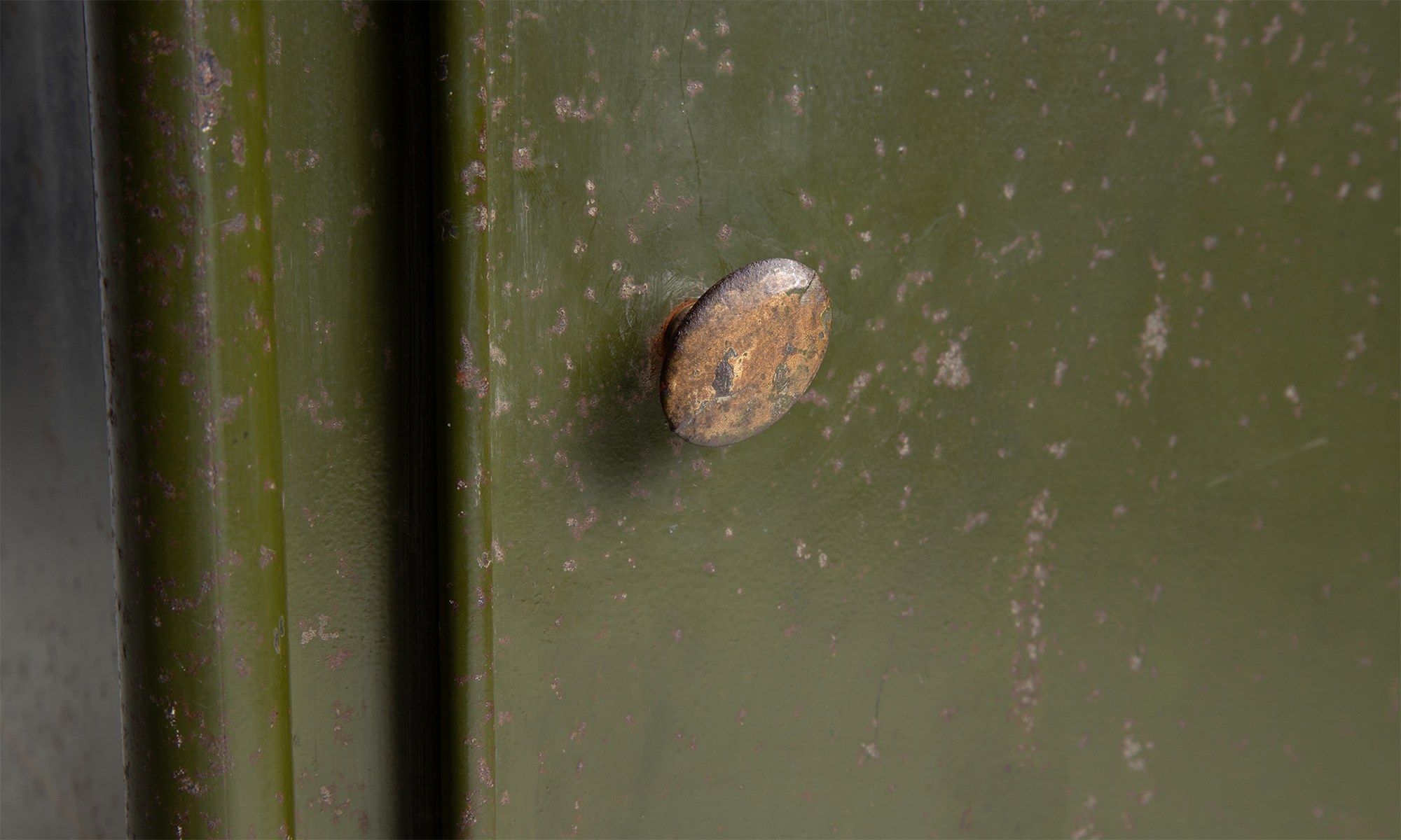 Metal Army Cupboard :: Obsolete