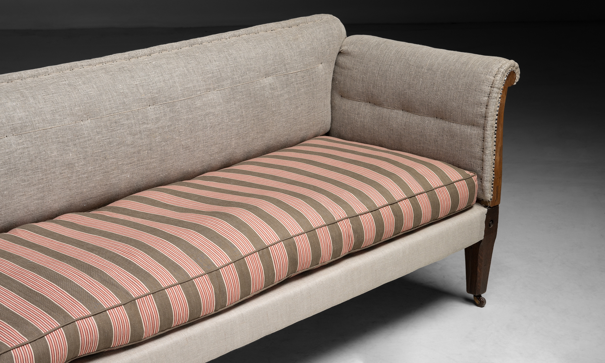 Campaign Sofa :: Obsolete