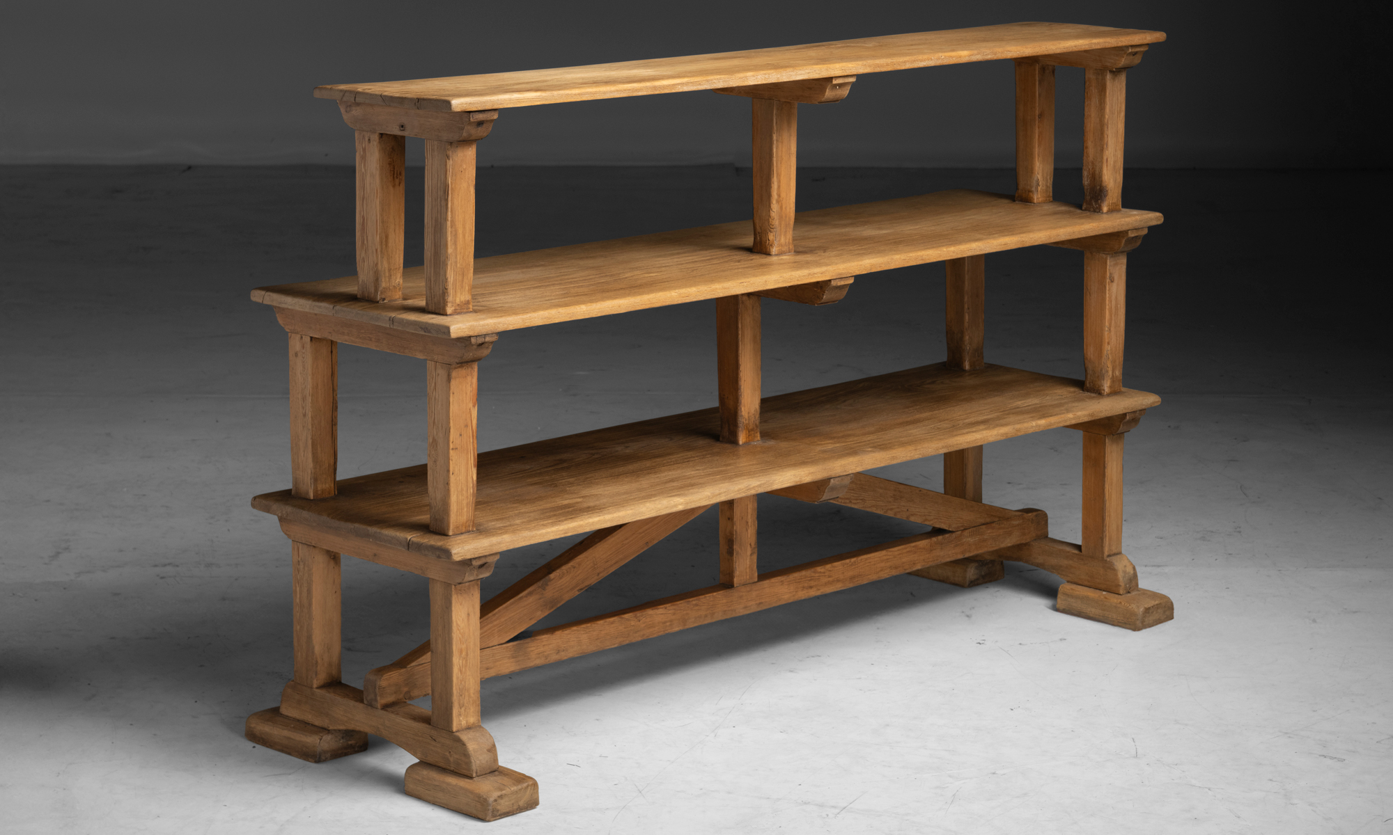 Three Tier Shelving Unit :: Obsolete