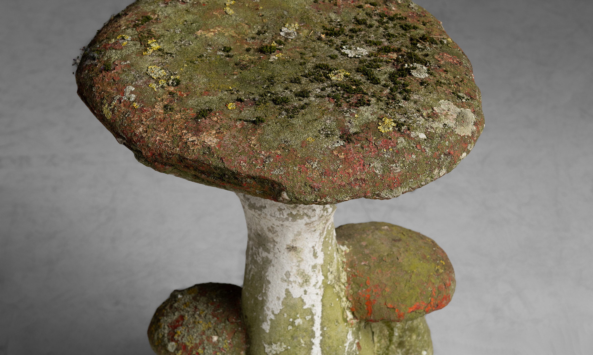 Primitive Bench / Concrete Mushroom :: Obsolete