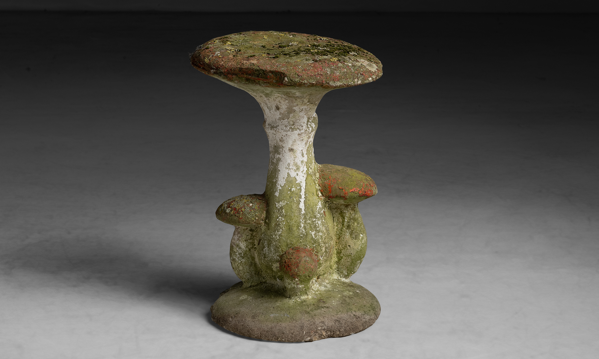 Primitive Bench / Concrete Mushroom :: Obsolete
